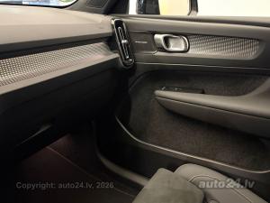 Черный Вольво XC40 2025 в Таллин, объемом двигателя 2.00 л и пробегом 8 тыс. км за 38900 €, фото 12 на AUTOMOTO.COM.LV