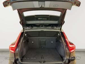 Черный Вольво XC40 2025 в Таллин, объемом двигателя 2.00 л и пробегом 8 тыс. км за 38900 €, фото 14 на AUTOMOTO.COM.LV