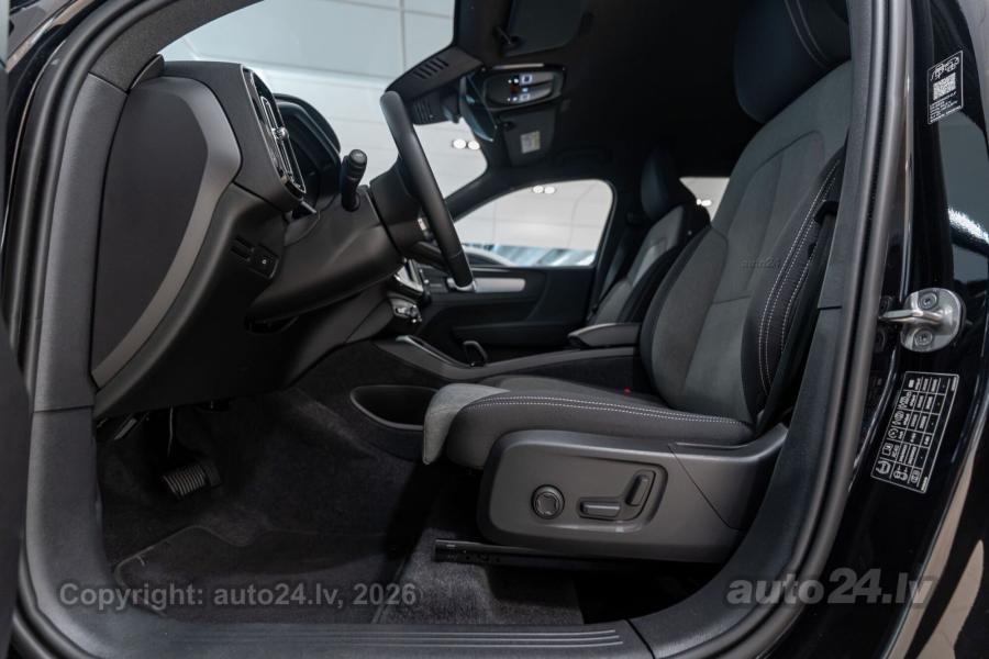 Melns Volvo XC40 2025 Tallina, ar dzinēja tilpumu 2.00 L un nobraukumu 9 tūkst. km par 39500 €, foto 6 vietnē AUTOMOTO.COM.LV