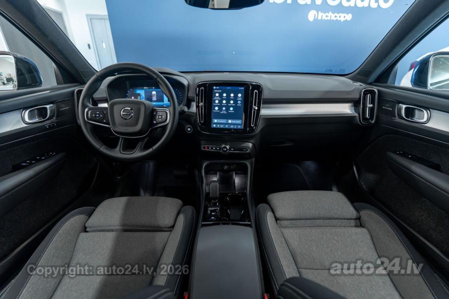 Melns Volvo XC40 2025 Tallina, ar dzinēja tilpumu 2.00 L un nobraukumu 9 tūkst. km par 39500 €, foto 8 vietnē AUTOMOTO.COM.LV