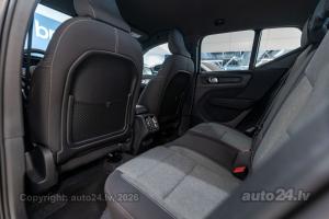Melns Volvo XC40 2025 Tallina, ar dzinēja tilpumu 2.00 L un nobraukumu 9 tūkst. km par 39500 €, foto 18 vietnē AUTOMOTO.COM.LV