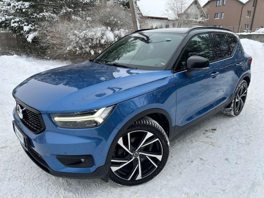 Blue Volvo XC40 2018 in Vilnius, with an engine capacity of 1.97 L and mileage of 298 thousand km for 14900 €, photo 3 on AUTOMOTO.COM.LV
