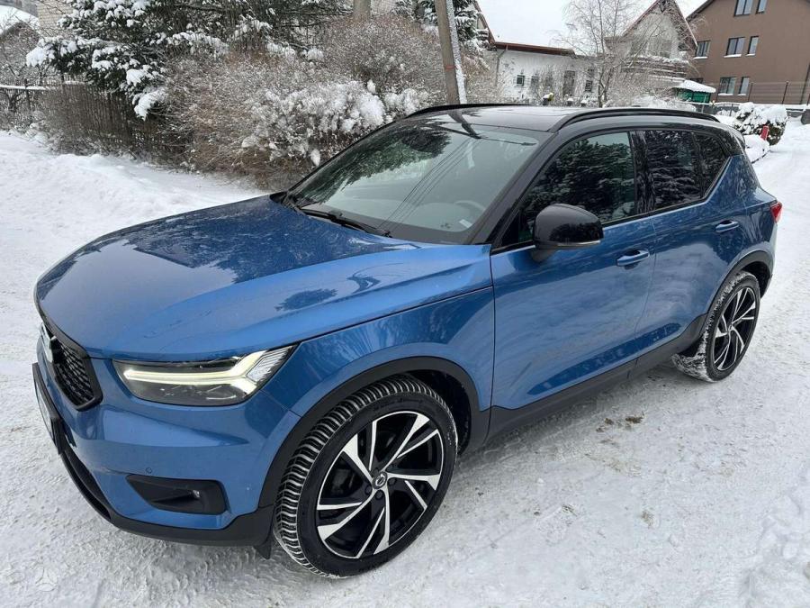 Blue Volvo XC40 2018 in Vilnius, with an engine capacity of 1.97 L and mileage of 298 thousand km for 14900 €, photo 4 on AUTOMOTO.COM.LV