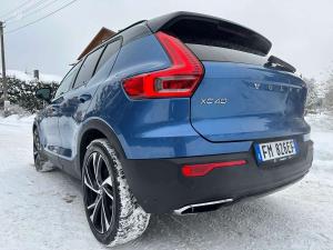 Blue Volvo XC40 2018 in Vilnius, with an engine capacity of 1.97 L and mileage of 298 thousand km for 14900 €, photo 8 on AUTOMOTO.COM.LV