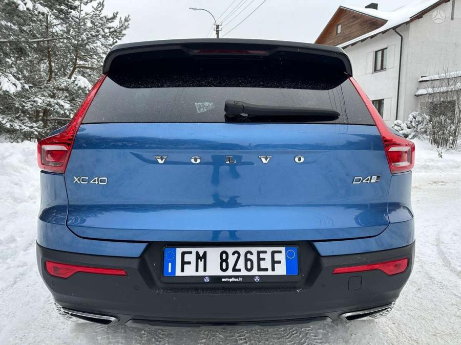 Blue Volvo XC40 2018 in Vilnius, with an engine capacity of 1.97 L and mileage of 298 thousand km for 14900 €, photo 10 on AUTOMOTO.COM.LV