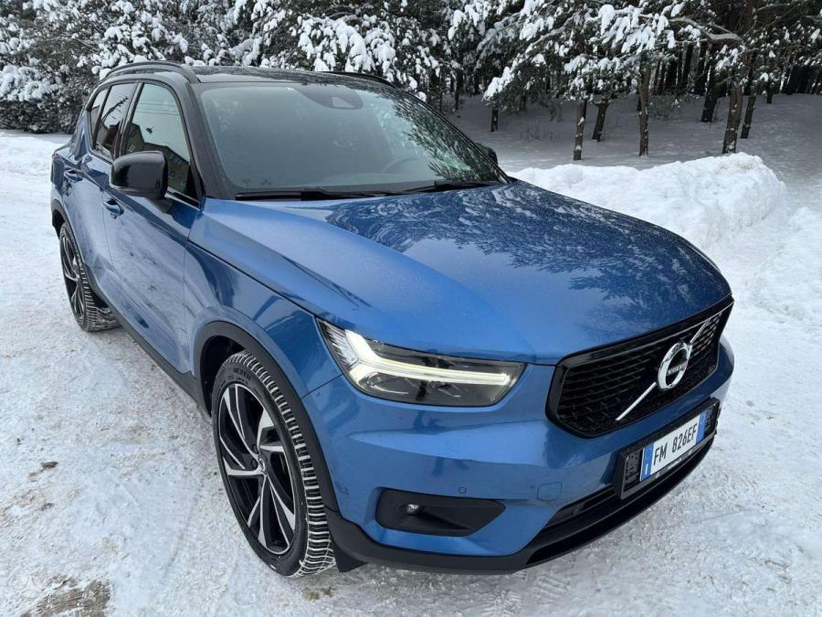 Blue Volvo XC40 2018 in Vilnius, with an engine capacity of 1.97 L and mileage of 298 thousand km for 14900 €, photo 13 on AUTOMOTO.COM.LV
