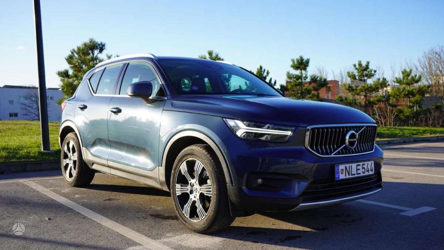Zils Volvo XC40 2019 Šauļi, ar dzinēja tilpumu 1.97 L un nobraukumu 289 tūkst. km par 15900 €, foto 1 vietnē AUTOMOTO.COM.LV