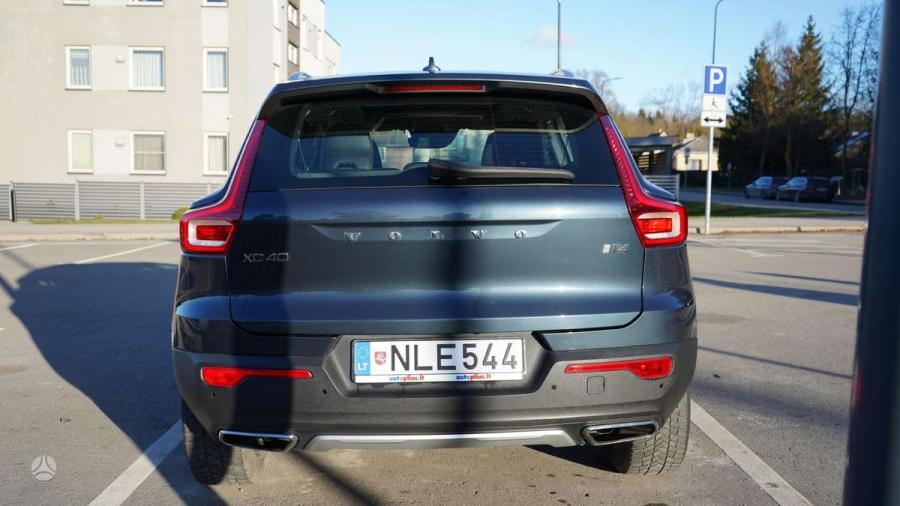 Zils Volvo XC40 2019 Šauļi, ar dzinēja tilpumu 1.97 L un nobraukumu 289 tūkst. km par 15900 €, foto 4 vietnē AUTOMOTO.COM.LV