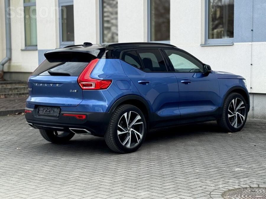 Blue Volvo XC40 2019 in Jelgava, with an engine capacity of 2.00 L and mileage of 113 thousand km for 19800 €, photo 11 on AUTOMOTO.COM.LV