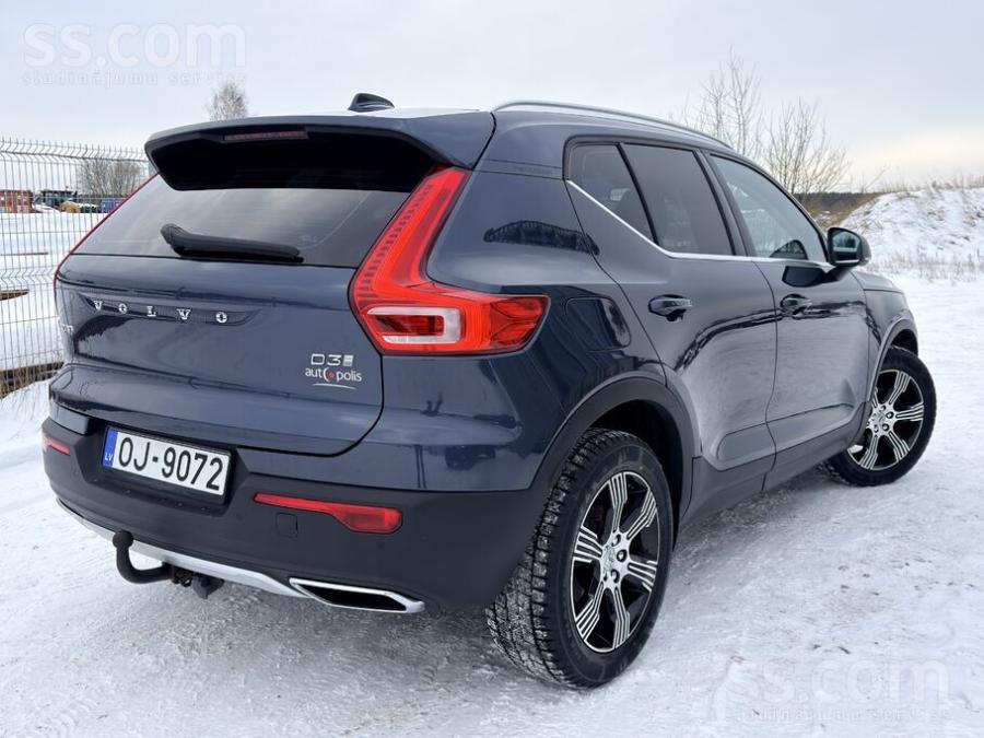 Blue Volvo XC40 2019 in Riga, with an engine capacity of 2.00 L and mileage of 213 thousand km for 18995 €, photo 5 on AUTOMOTO.COM.LV