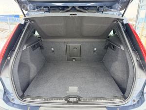 Blue Volvo XC40 2019 in Riga, with an engine capacity of 2.00 L and mileage of 213 thousand km for 18995 €, photo 6 on AUTOMOTO.COM.LV