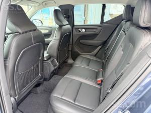 Blue Volvo XC40 2019 in Riga, with an engine capacity of 2.00 L and mileage of 213 thousand km for 18995 €, photo 8 on AUTOMOTO.COM.LV