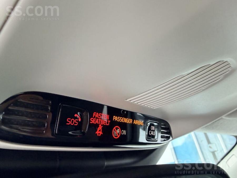 Blue Volvo XC40 2019 in Riga, with an engine capacity of 2.00 L and mileage of 213 thousand km for 18995 €, photo 17 on AUTOMOTO.COM.LV