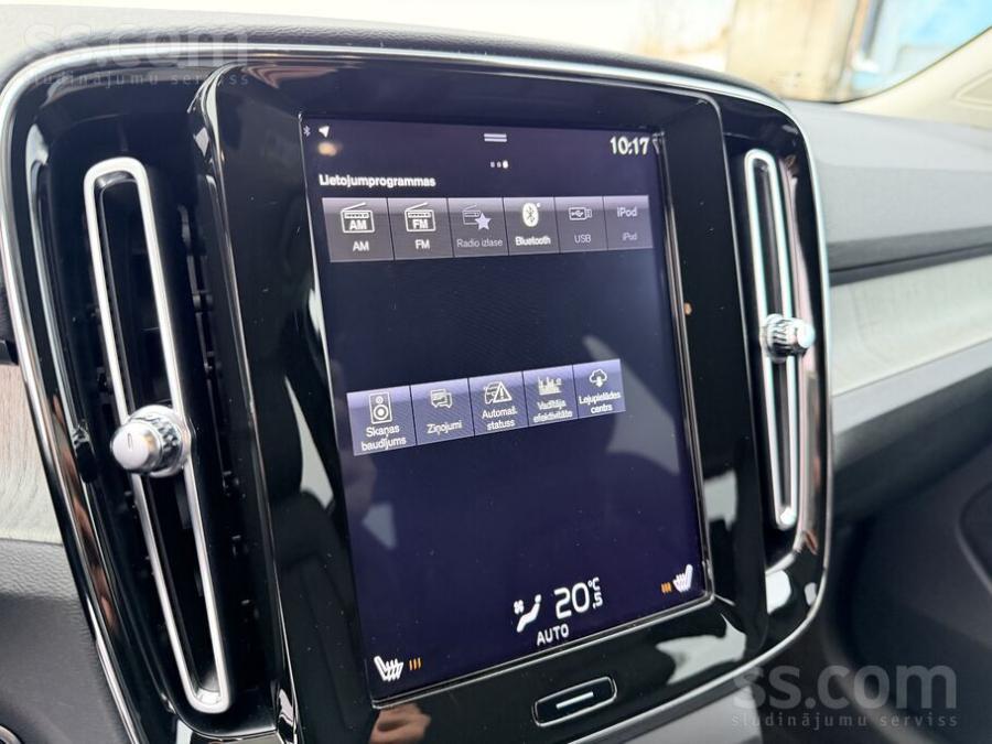 Blue Volvo XC40 2019 in Riga, with an engine capacity of 2.00 L and mileage of 213 thousand km for 18995 €, photo 18 on AUTOMOTO.COM.LV