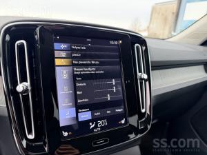Blue Volvo XC40 2019 in Riga, with an engine capacity of 2.00 L and mileage of 213 thousand km for 18995 €, photo 19 on AUTOMOTO.COM.LV