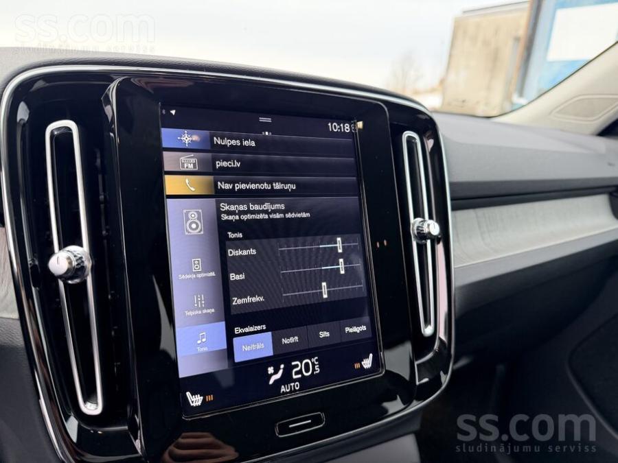 Blue Volvo XC40 2019 in Riga, with an engine capacity of 2.00 L and mileage of 213 thousand km for 18995 €, photo 19 on AUTOMOTO.COM.LV