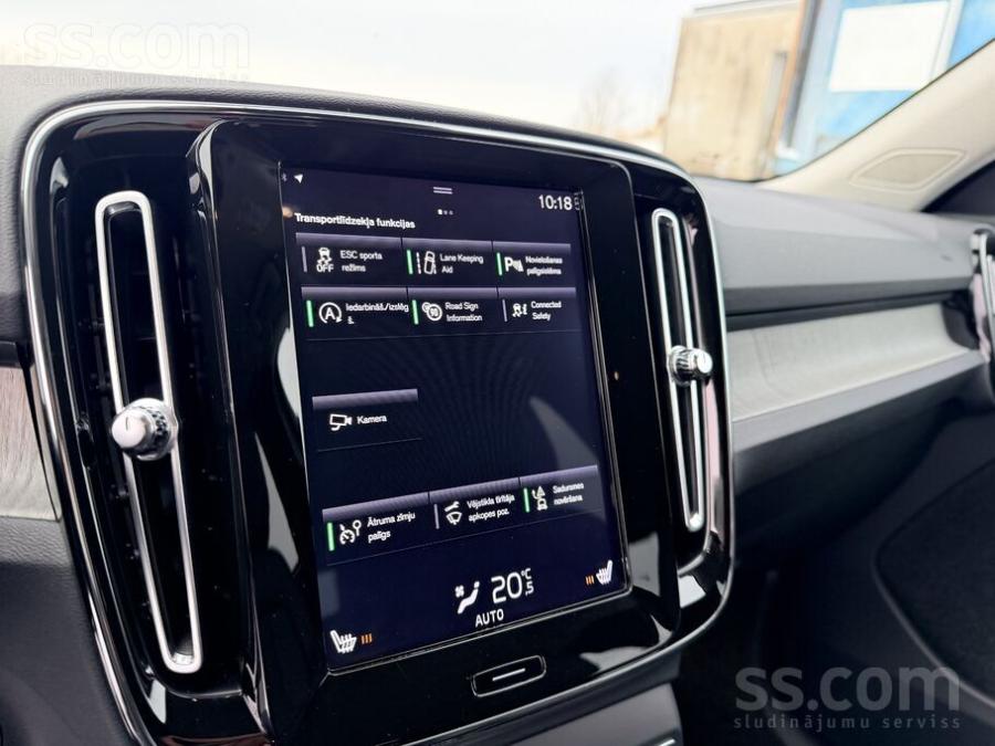 Blue Volvo XC40 2019 in Riga, with an engine capacity of 2.00 L and mileage of 213 thousand km for 18995 €, photo 20 on AUTOMOTO.COM.LV