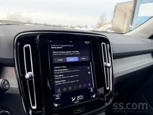 Blue Volvo XC40 2019 in Riga, with an engine capacity of 2.00 L and mileage of 213 thousand km for 18995 €, photo 28 on AUTOMOTO.COM.LV