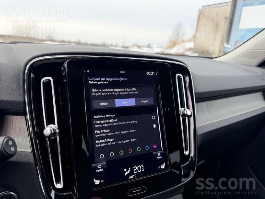Blue Volvo XC40 2019 in Riga, with an engine capacity of 2.00 L and mileage of 213 thousand km for 18995 €, photo 28 on AUTOMOTO.COM.LV
