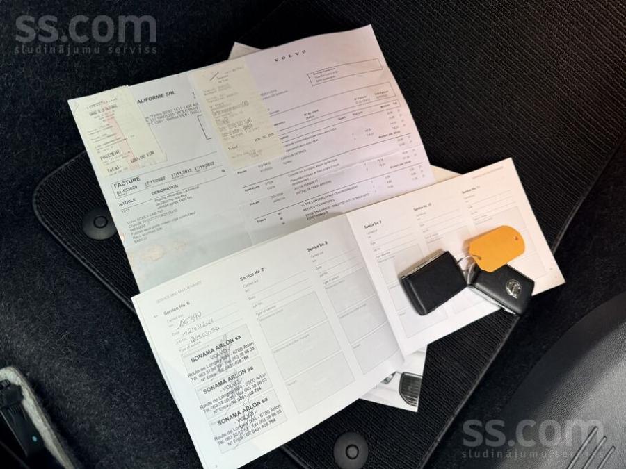 Blue Volvo XC40 2019 in Riga, with an engine capacity of 2.00 L and mileage of 213 thousand km for 18995 €, photo 30 on AUTOMOTO.COM.LV