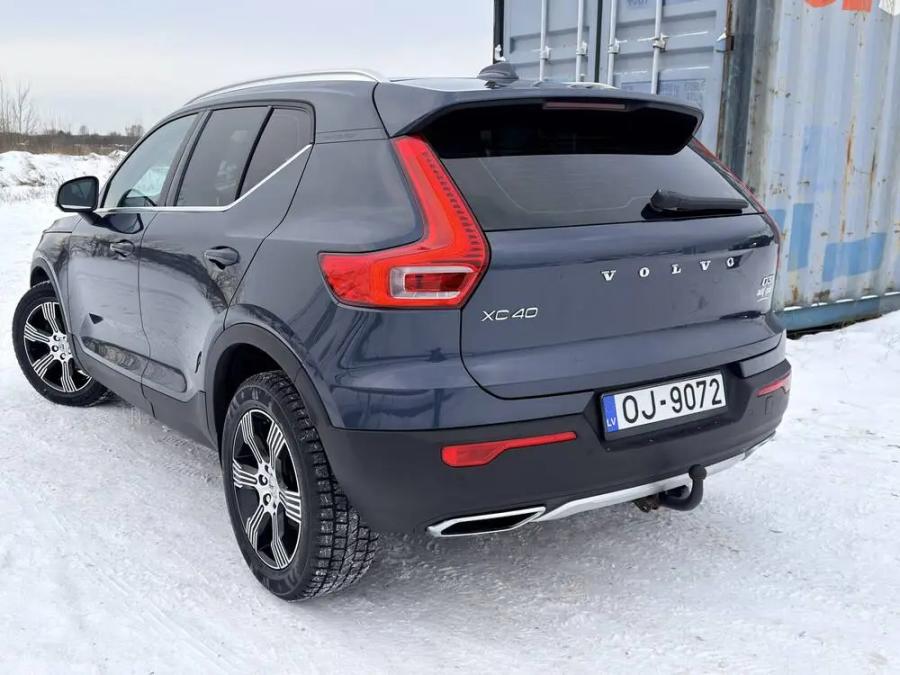 Zils Volvo XC40 2019 Rīga, ar dzinēja tilpumu 2.00 L un nobraukumu 213 tūkst. km par 18995 €, foto 3 vietnē AUTOMOTO.COM.LV