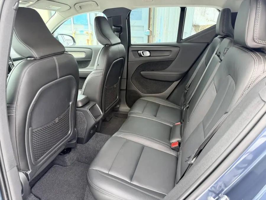 Zils Volvo XC40 2019 Rīga, ar dzinēja tilpumu 2.00 L un nobraukumu 213 tūkst. km par 18995 €, foto 8 vietnē AUTOMOTO.COM.LV