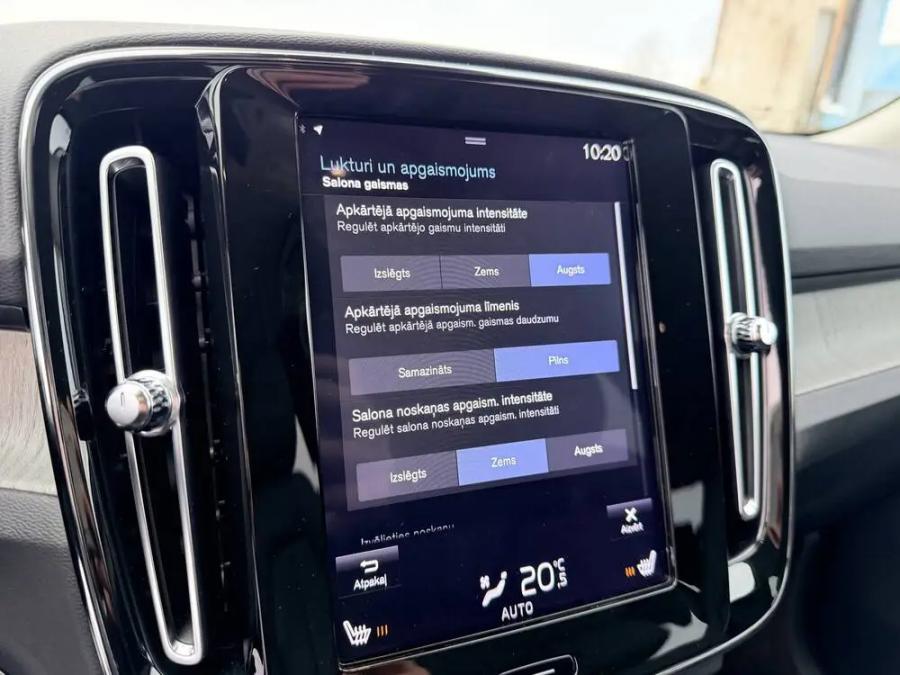 Zils Volvo XC40 2019 Rīga, ar dzinēja tilpumu 2.00 L un nobraukumu 213 tūkst. km par 18995 €, foto 26 vietnē AUTOMOTO.COM.LV