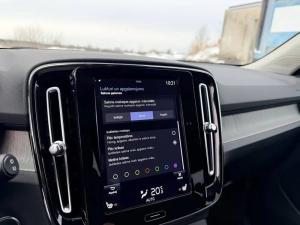 Zils Volvo XC40 2019 Rīga, ar dzinēja tilpumu 2.00 L un nobraukumu 213 tūkst. km par 18995 €, foto 27 vietnē AUTOMOTO.COM.LV