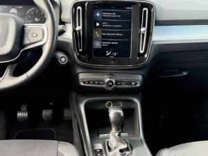 Blue Volvo XC40 2019 in Riga, with an engine capacity of 1.50 L and mileage of 142 thousand km for 16500 €, photo 9 on AUTOMOTO.COM.LV