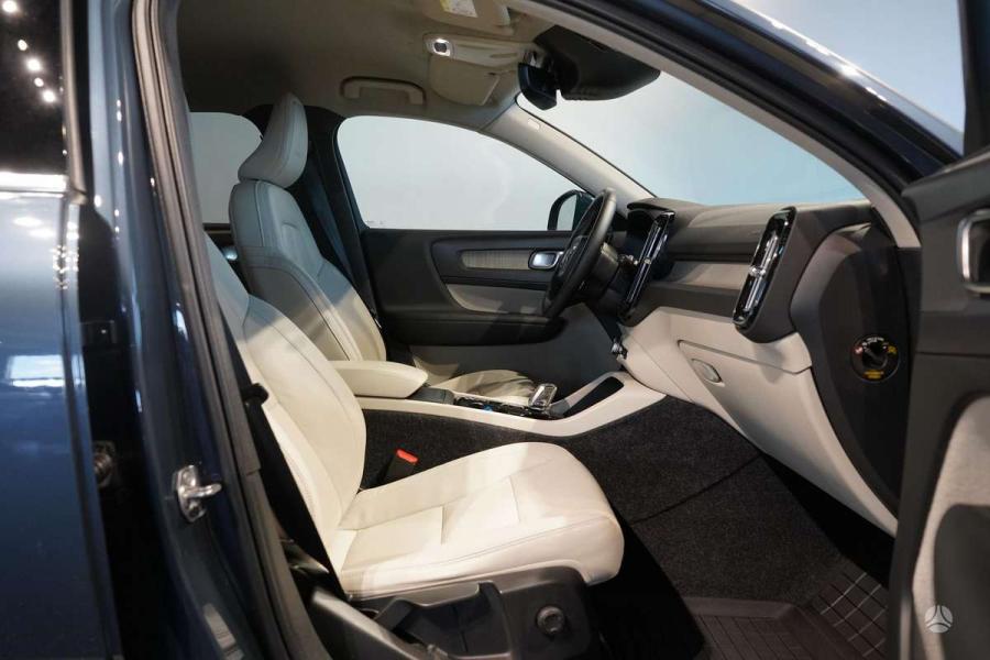 Синий Вольво XC40 2019 в Вильнюс, объемом двигателя 1.97 л и пробегом 197 тыс. км за 19900 €, фото 10 на AUTOMOTO.COM.LV