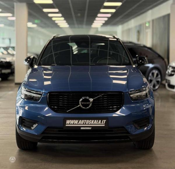 Blue Volvo XC40 2019 in Klaipeda, with an engine capacity of 1.97 L and mileage of 115 thousand km for 23900 €, photo 4 on AUTOMOTO.COM.LV