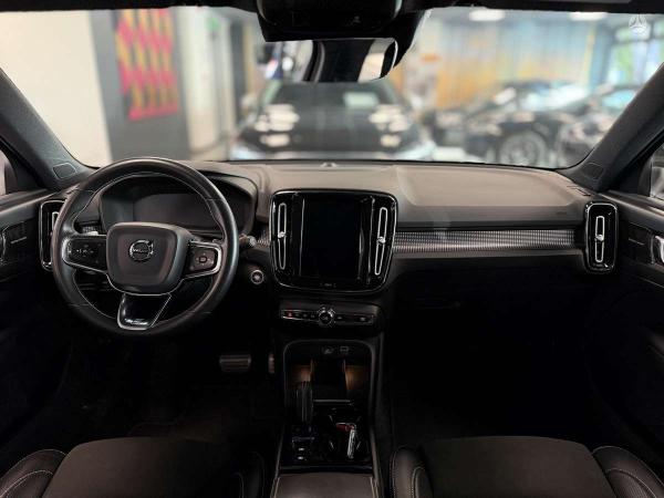 Blue Volvo XC40 2019 in Klaipeda, with an engine capacity of 1.97 L and mileage of 115 thousand km for 23900 €, photo 9 on AUTOMOTO.COM.LV