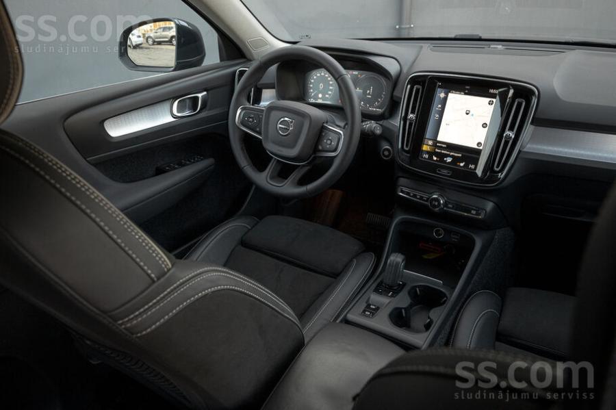 Zils Volvo XC40 2020 Jelgava, ar dzinēja tilpumu 1.50 L un nobraukumu 186 tūkst. km par 19500 €, foto 11 vietnē AUTOMOTO.COM.LV