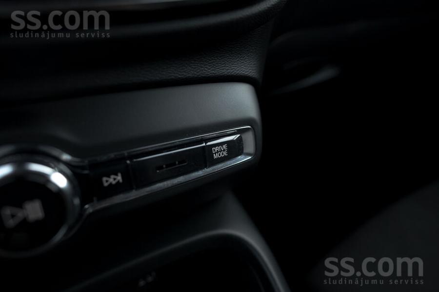 Zils Volvo XC40 2020 Jelgava, ar dzinēja tilpumu 1.50 L un nobraukumu 186 tūkst. km par 19500 €, foto 23 vietnē AUTOMOTO.COM.LV