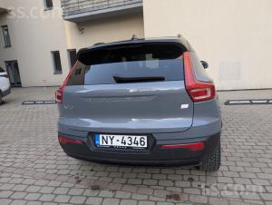 Zils Volvo XC40 2020 Rīga, ar dzinēja tilpumu 1.50 L un nobraukumu 130 tūkst. km par 25500 €, foto 3 vietnē AUTOMOTO.COM.LV