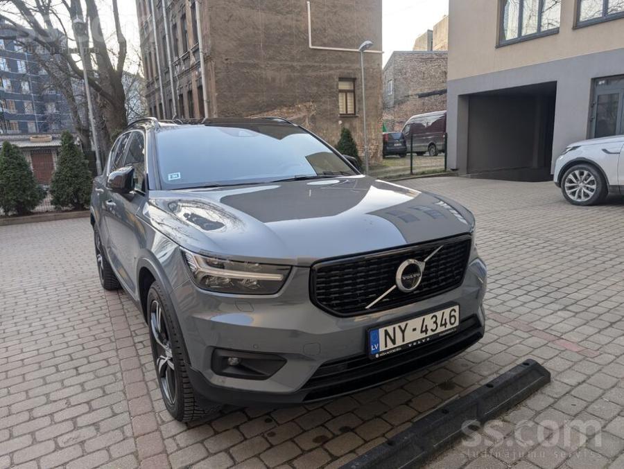 Zils Volvo XC40 2020 Rīga, ar dzinēja tilpumu 1.50 L un nobraukumu 130 tūkst. km par 25500 €, foto 5 vietnē AUTOMOTO.COM.LV