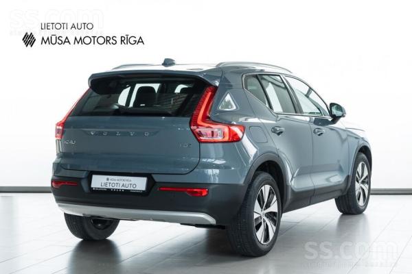 Blue Volvo XC40 2020 in Riga, with an engine capacity of 1.50 L and mileage of 173 thousand km for 21900 €, photo 2 on AUTOMOTO.COM.LV