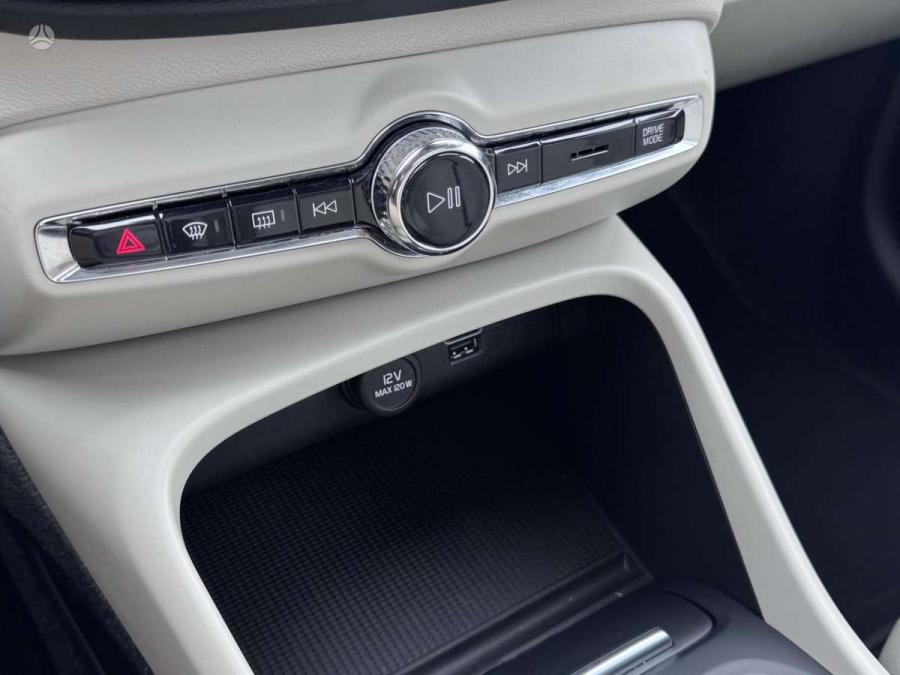 Синий Вольво XC40 2020 в Вильнюс, объемом двигателя 1.50 л и пробегом 148 тыс. км за 20950 €, фото 25 на AUTOMOTO.COM.LV
