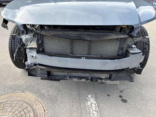Синий Вольво XC40 2020 в Шяуляй, объемом двигателя 1.97 л и пробегом 100 тыс. км за 14500 €, фото 3 на AUTOMOTO.COM.LV