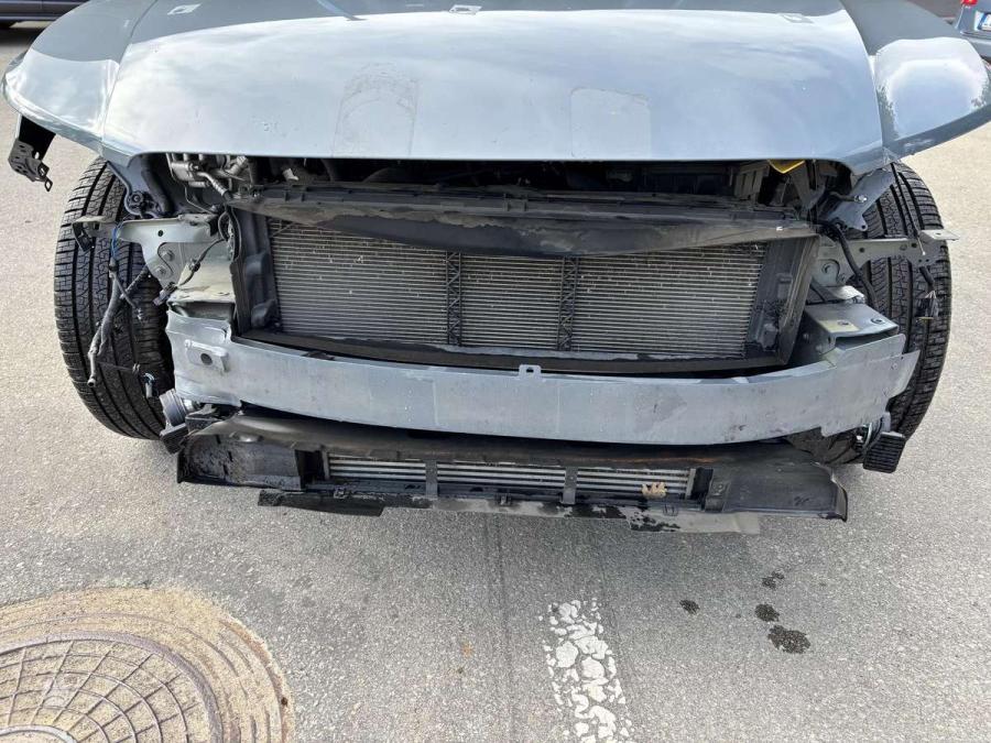 Blue Volvo XC40 2020 in Siauliai, with an engine capacity of 1.97 L and mileage of 100 thousand km for 14500 €, photo 3 on AUTOMOTO.COM.LV