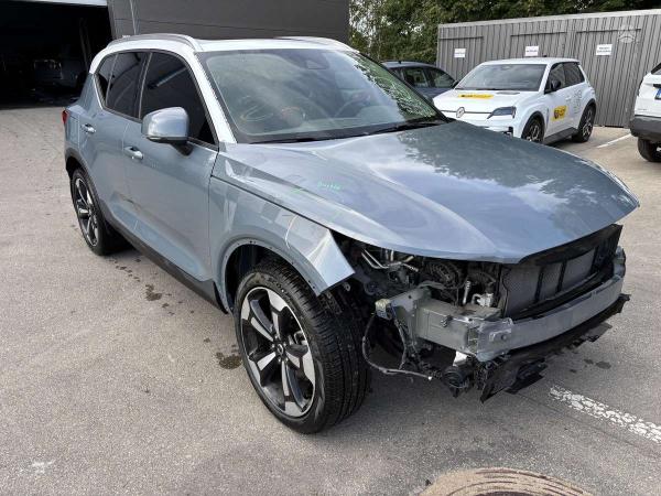 Синий Вольво XC40 2020 в Шяуляй, объемом двигателя 1.97 л и пробегом 100 тыс. км за 14500 €, фото 5 на AUTOMOTO.COM.LV
