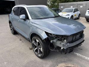Blue Volvo XC40 2020 in Siauliai, with an engine capacity of 1.97 L and mileage of 100 thousand km for 14500 €, photo 5 on AUTOMOTO.COM.LV