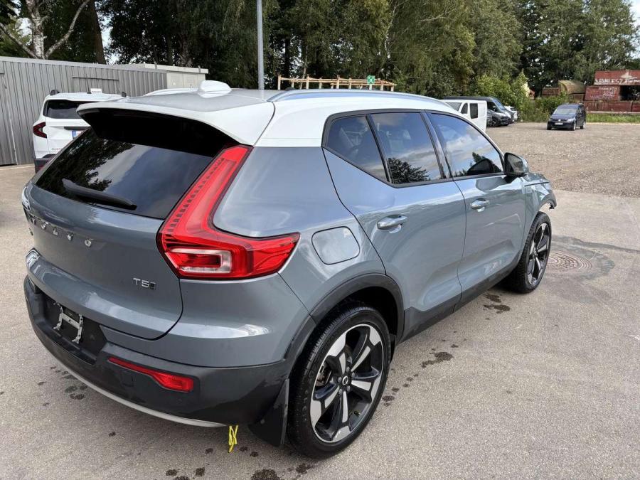 Blue Volvo XC40 2020 in Siauliai, with an engine capacity of 1.97 L and mileage of 100 thousand km for 14500 €, photo 6 on AUTOMOTO.COM.LV