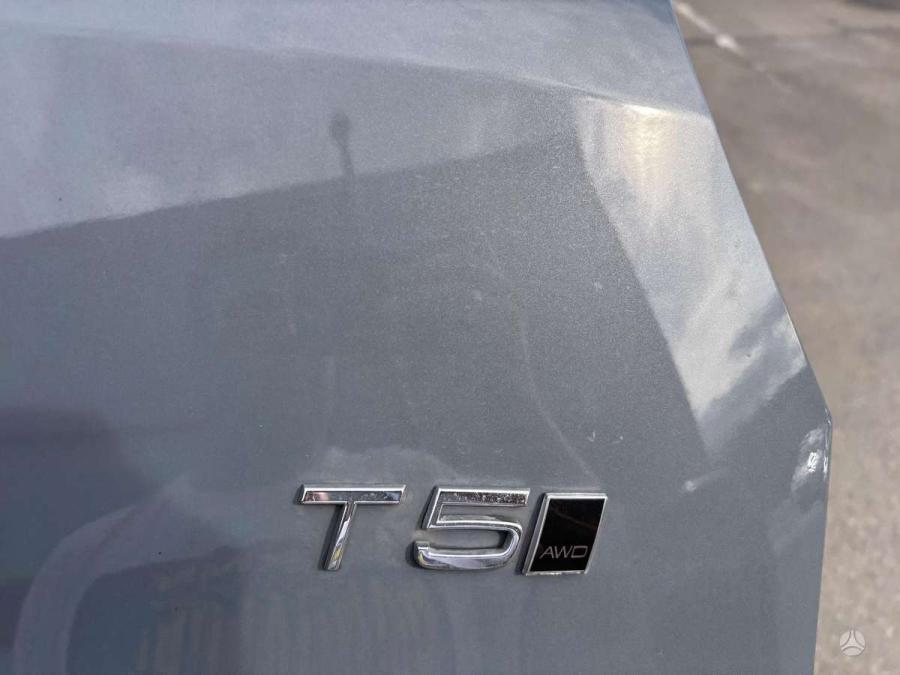 Blue Volvo XC40 2020 in Siauliai, with an engine capacity of 1.97 L and mileage of 100 thousand km for 14500 €, photo 15 on AUTOMOTO.COM.LV
