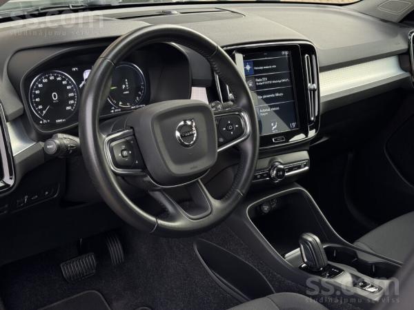 Zils Volvo XC40 2020 Valmiera, ar dzinēja tilpumu 1.50 L un nobraukumu 94 tūkst. km par 21500 €, foto 9 vietnē AUTOMOTO.COM.LV