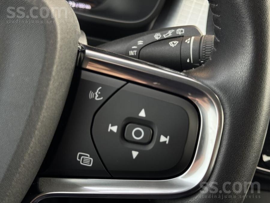 Zils Volvo XC40 2020 Valmiera, ar dzinēja tilpumu 1.50 L un nobraukumu 94 tūkst. km par 21500 €, foto 12 vietnē AUTOMOTO.COM.LV