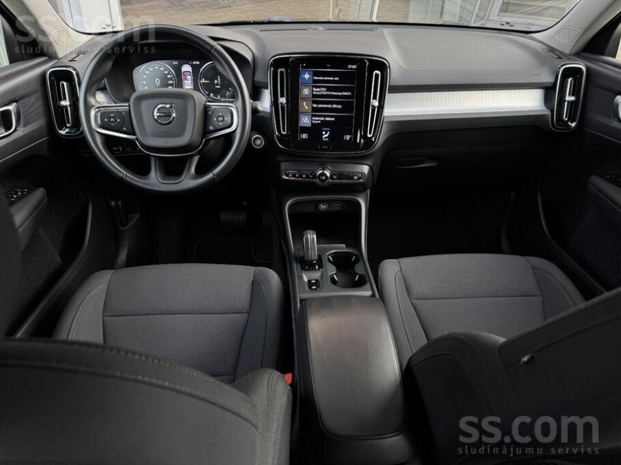 Zils Volvo XC40 2020 Valmiera, ar dzinēja tilpumu 1.50 L un nobraukumu 94 tūkst. km par 21500 €, foto 17 vietnē AUTOMOTO.COM.LV