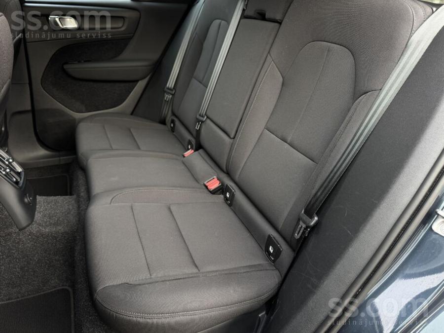 Zils Volvo XC40 2020 Valmiera, ar dzinēja tilpumu 1.50 L un nobraukumu 94 tūkst. km par 21500 €, foto 18 vietnē AUTOMOTO.COM.LV