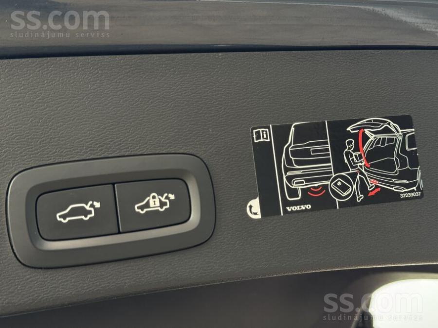 Zils Volvo XC40 2020 Valmiera, ar dzinēja tilpumu 1.50 L un nobraukumu 94 tūkst. km par 21500 €, foto 20 vietnē AUTOMOTO.COM.LV