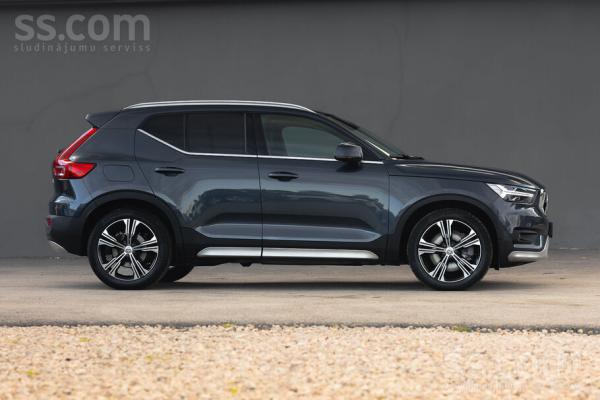 Blue Volvo XC40 2021 in Jelgava, with an engine capacity of 1.50 L and mileage of 165 thousand km for 22500 €, photo 3 on AUTOMOTO.COM.LV